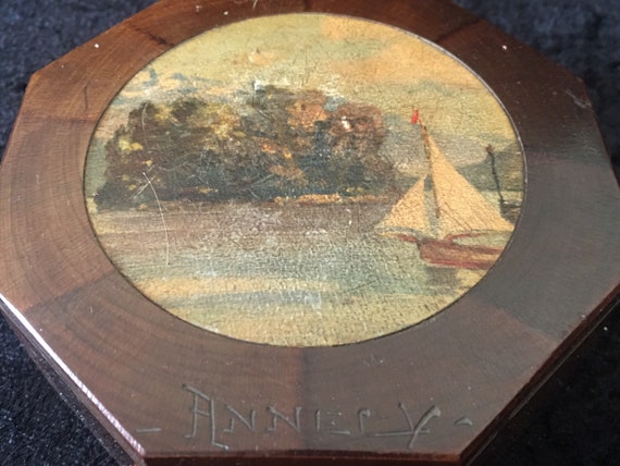 Very Rare Antique Wooden box from the 1800s Hand turn… - Gem