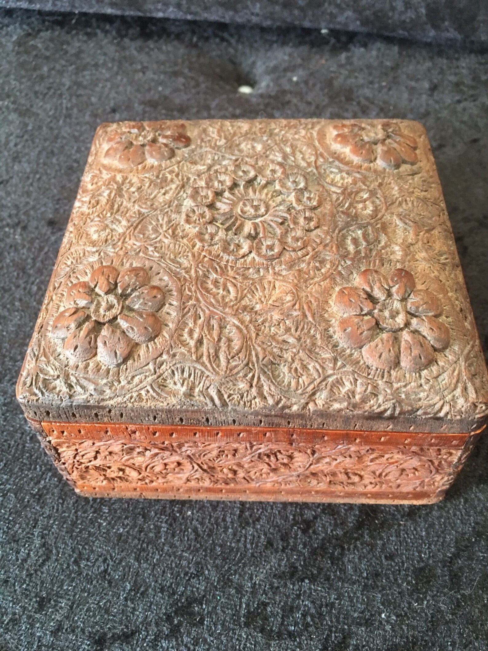 Vintage Carved Hardwood Box With Carved Leaves and Flowers to Top and ...