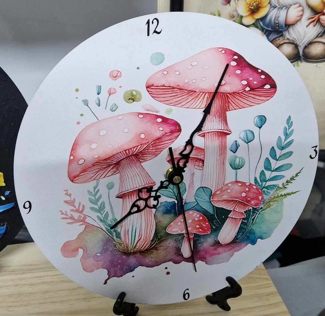 White 10 Inch Wooden Toadstool Clock - Etsy