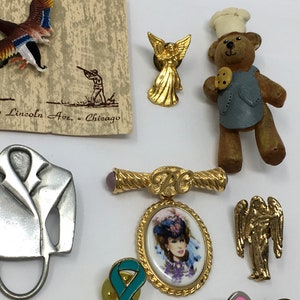 Vintage to Now Pin Brooch Lot, Assortment of 16 Tac Pins, Brooches and ...