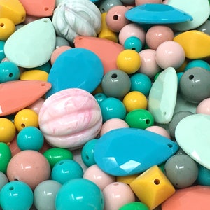 Pastel Bead Lot, 270 Mixed Acrylic Beads, Variety of Colors, Assorted ...