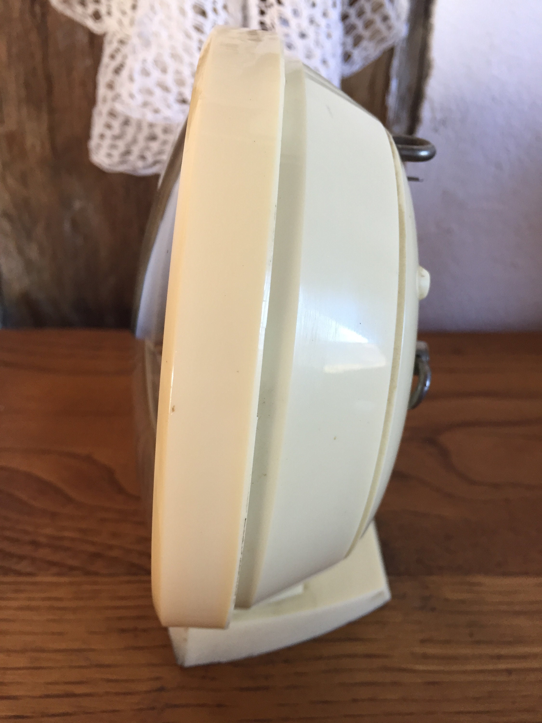 JAZZ Alarm Clock, Vintage, Cream Bakelite, Watchmaking Art From France ...