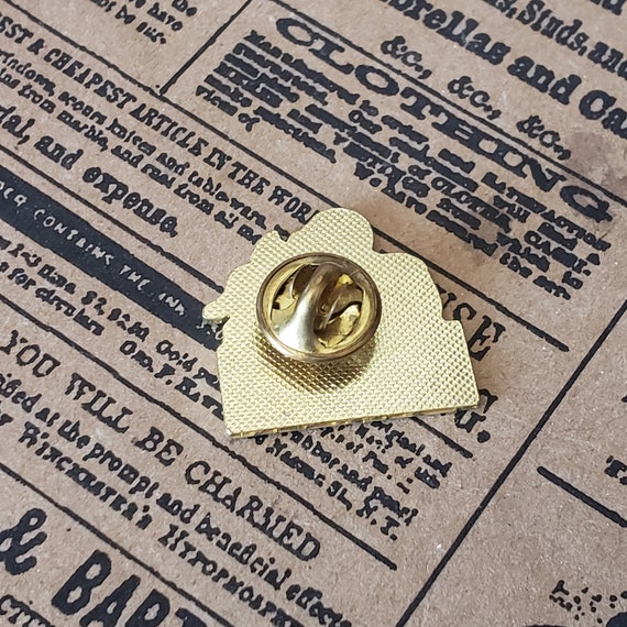 Olympic National Park Wolf Wolves Pin - Gem