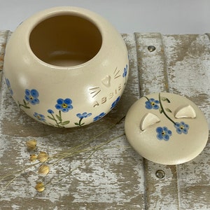 Forget Me Not White Pet Urn, Ceramic Urn for Ashes, Simple Pet Urn - Etsy