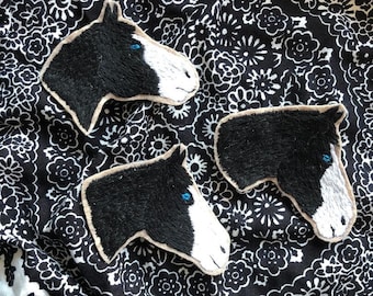 Red Dead Redemption Pin - Etsy