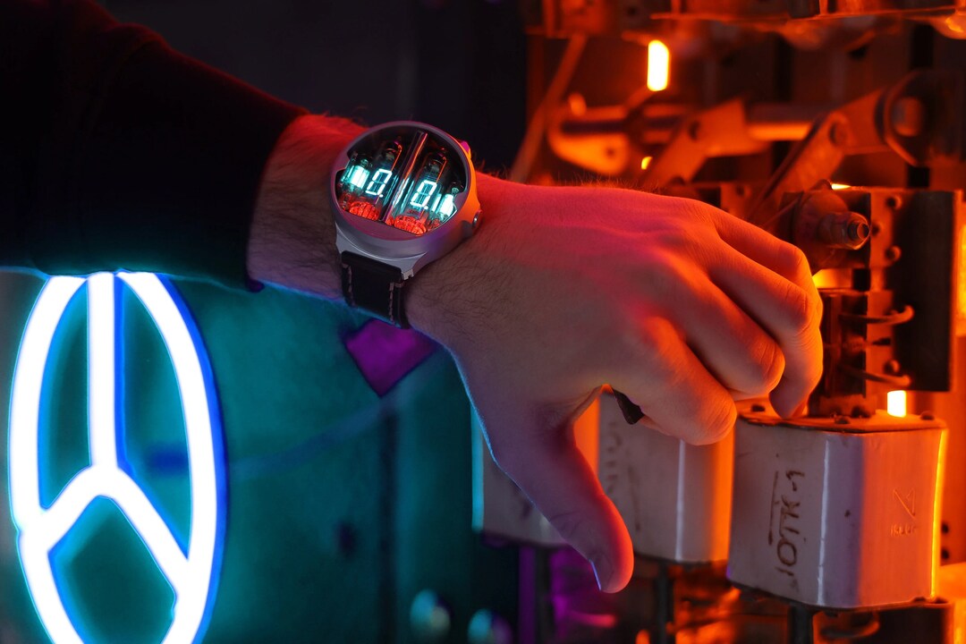 Nixie Tube Wrist Watch Wristwatch Clock Green Neon Tubes IV-15 Nixoid ...