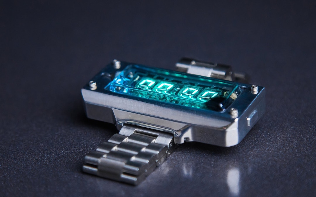 Nixie Tube Watch Cyber VFD Unique Wrist Watches With Visual Effects and ...