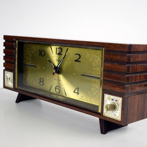 Vintage Rhythm Bell and Music Mantel Clock / Plastic / Mechanical / Mid ...