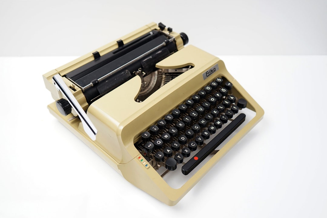 Vintage Erika Robotron Typewriter / Mid Century / Portable / GDR - Etsy