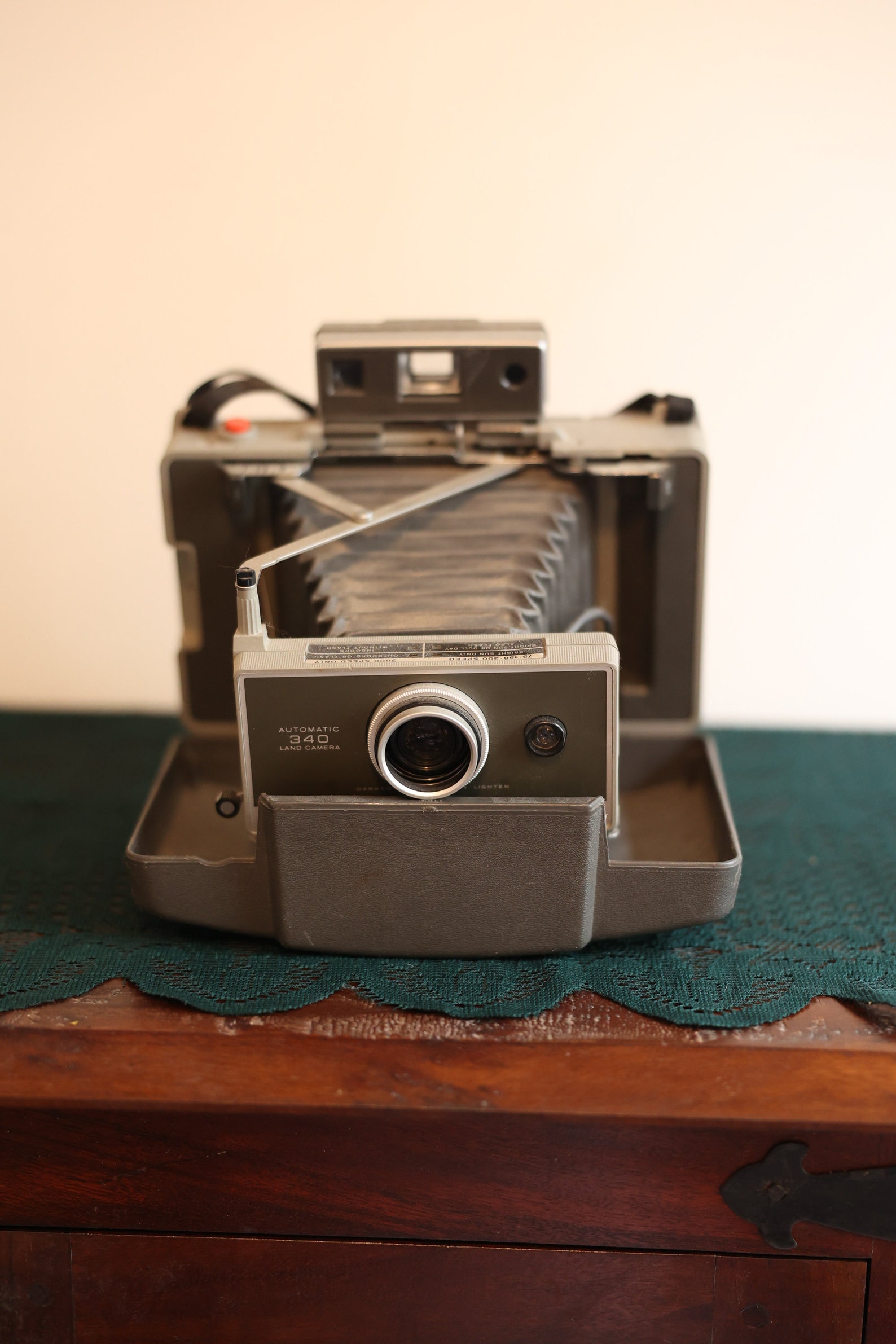 Vintage 60's 70's Polaroid Land Camera Automatic 340 Vintage Polaroid ...