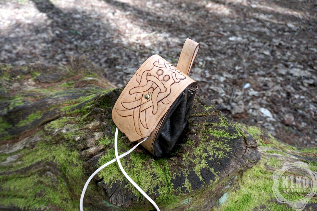 ᚠᛉᚢ Viking Leather Pouch: Aarhus Stone Mask Handmade Medieval ...