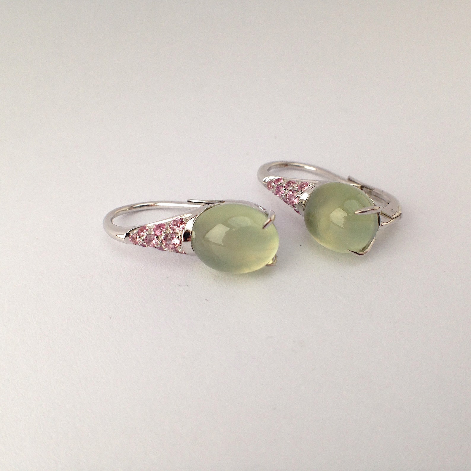 Gemstone Pink Sapphire Prehnite 18kt Gold Earrings - Etsy Sweden