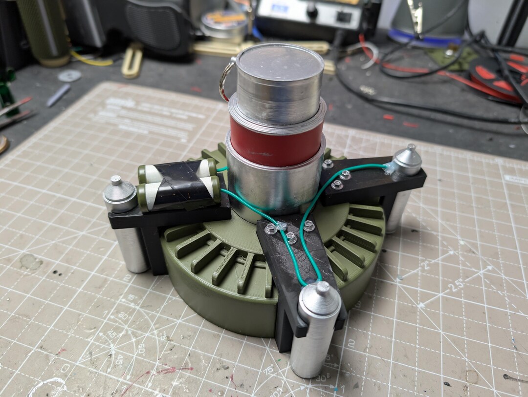 Fuze Cluster Charge, R6S, Cosplay Prop, 3D Printed - Etsy