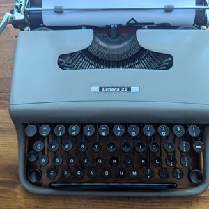 Olivetti Lettera 22 Typewriter Made in UK in 1957, Fully Functional ...