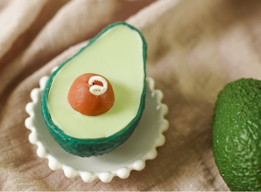 Avocado Candle Soy Wax and Beeswax Gift for Avocado Lovers - Etsy
