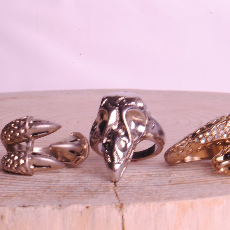 Raven Claw Ring - Etsy