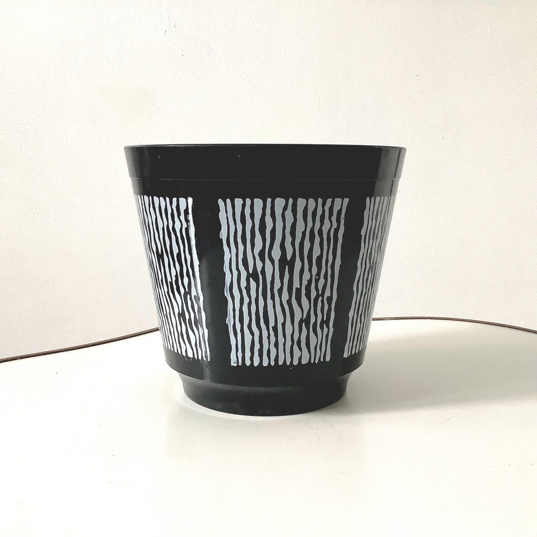 Vintage Plastic 50s Modernist Monochrome Plant Pot - Etsy