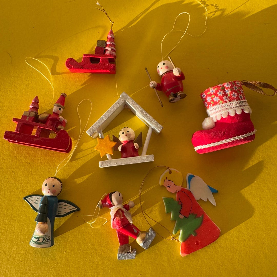 Vintage Mixed Wooden Red Kitsch Xmas Decoartions -mini for Small Tree ...