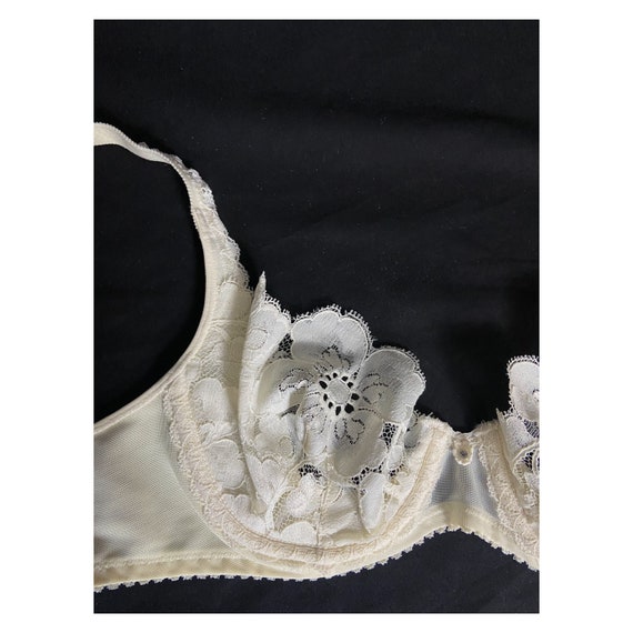 80s vintage soft cup cream bra by St Michael. Seducti… - Gem