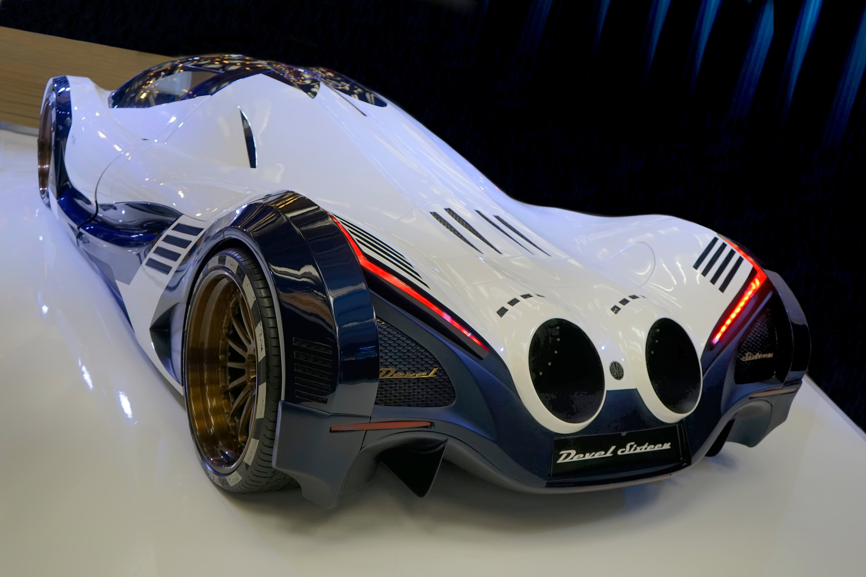 Devel 16 - Rear View - Etsy