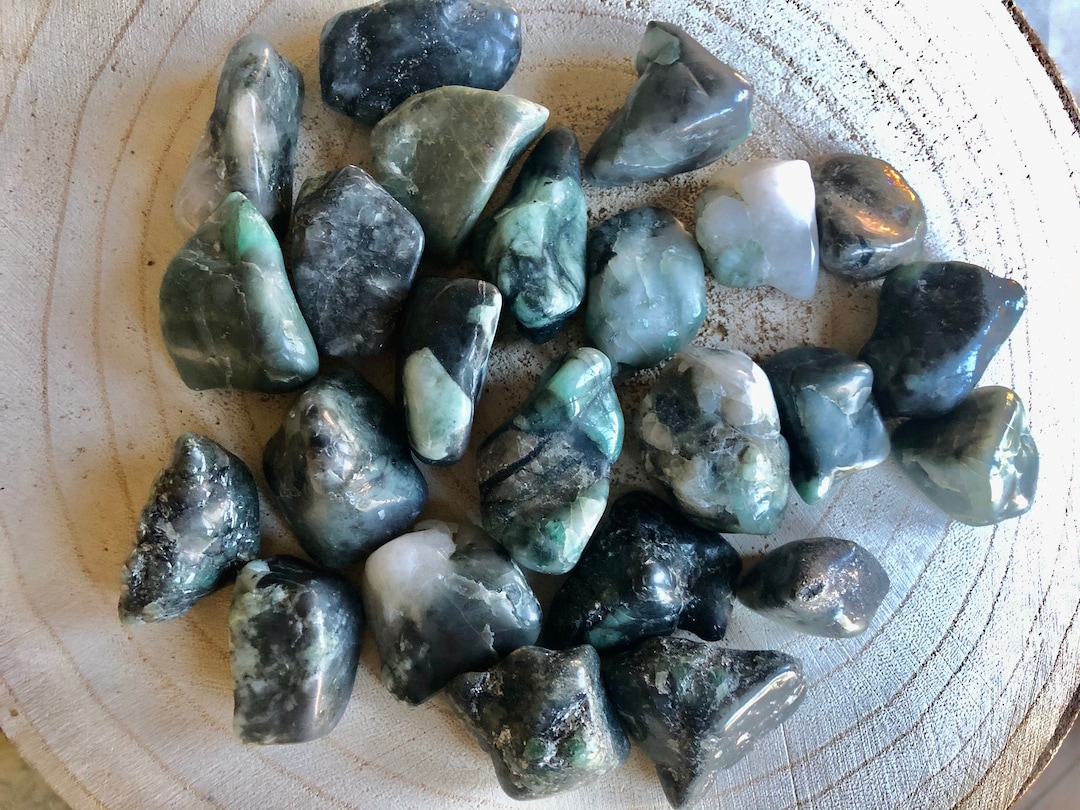 Raw Emerald Tumbled Stones. Natural Emerald Healing Crystals - Etsy Israel