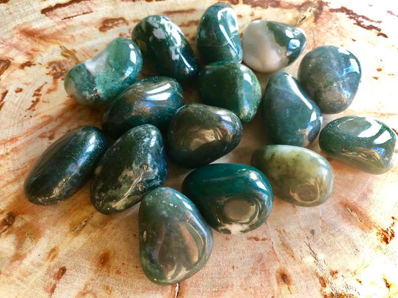 Beautiful Green Moss Agate Crystal. Moss Agate Tumbled Stones - Etsy ...