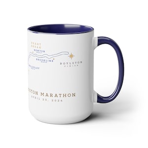 2026 Boston MarathonCourse Map zweifarbige Kaffeetasse, Marathonläufer ...