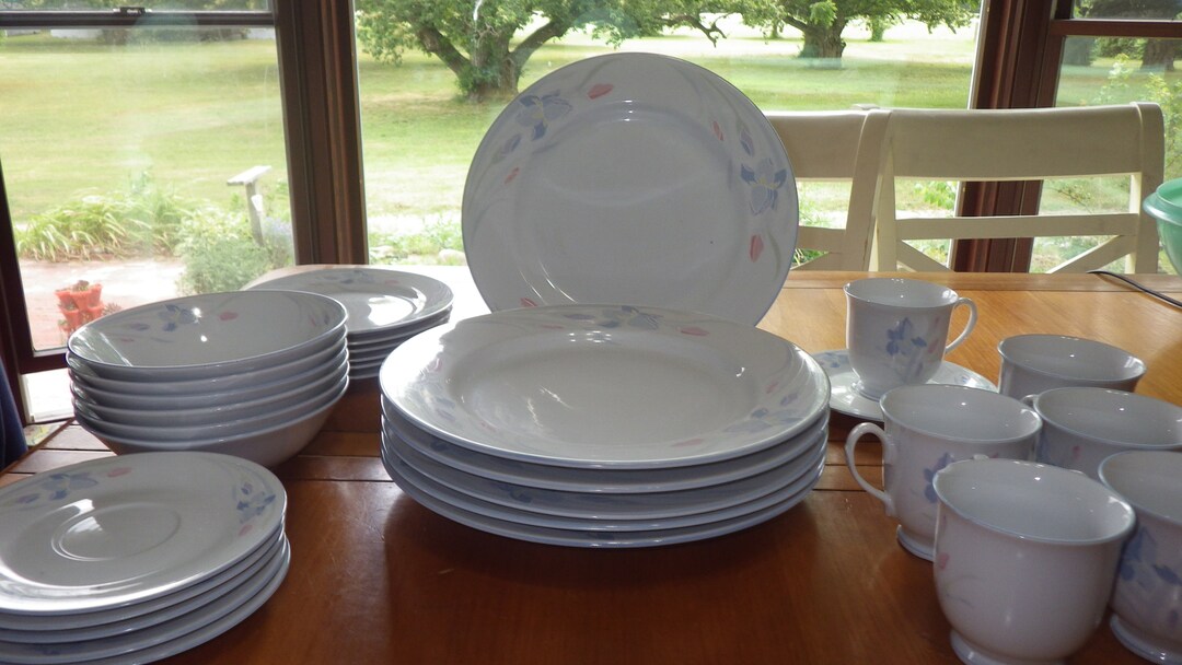 Vintage Iris China Dinnerware Set by EXCEL, Service for 6 - Etsy