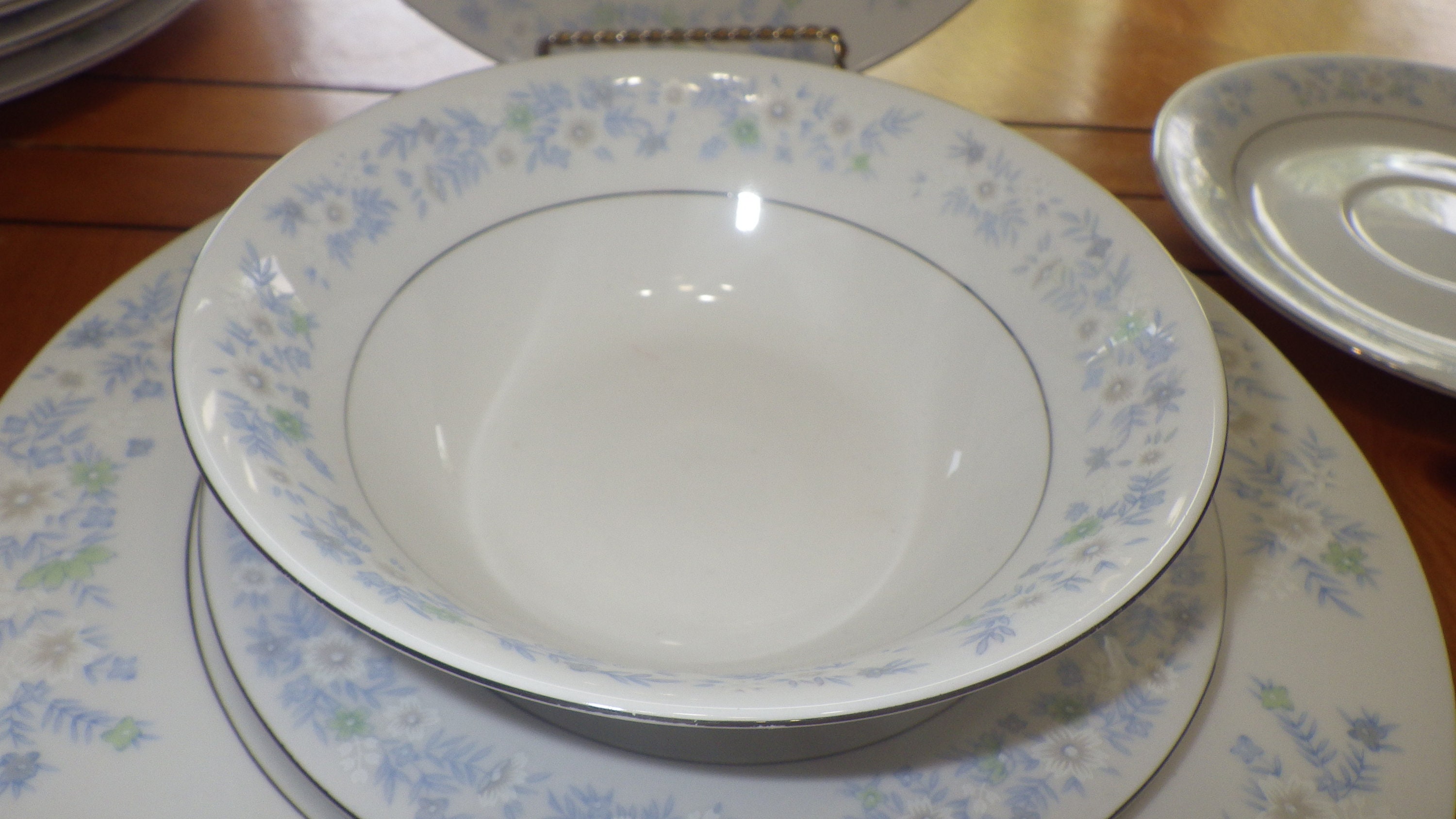 Blue White Fine China Dinnerware Set Blue Floral Design Rimmed Platinum ...