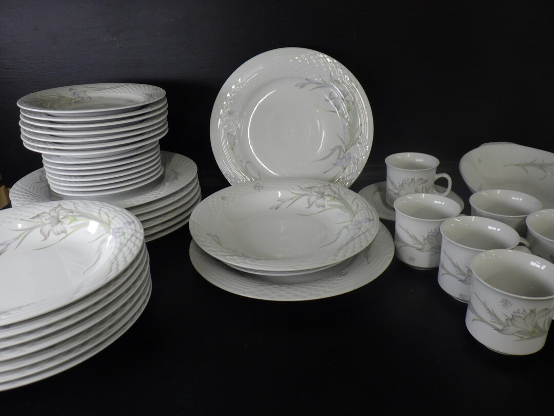 Vintage Dinnerware Set China Pearl Daffodil S/8 7 Cups EUC Floral ...