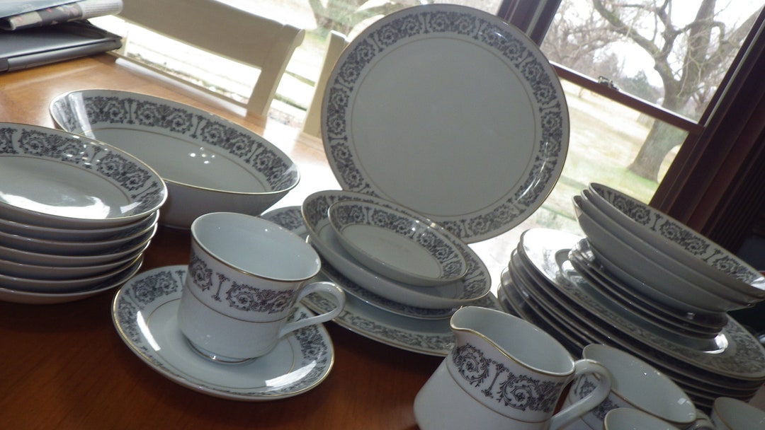 Fontain Carlton Japan Dinnerware: Black & White China Set for 4 (35 Pcs ...