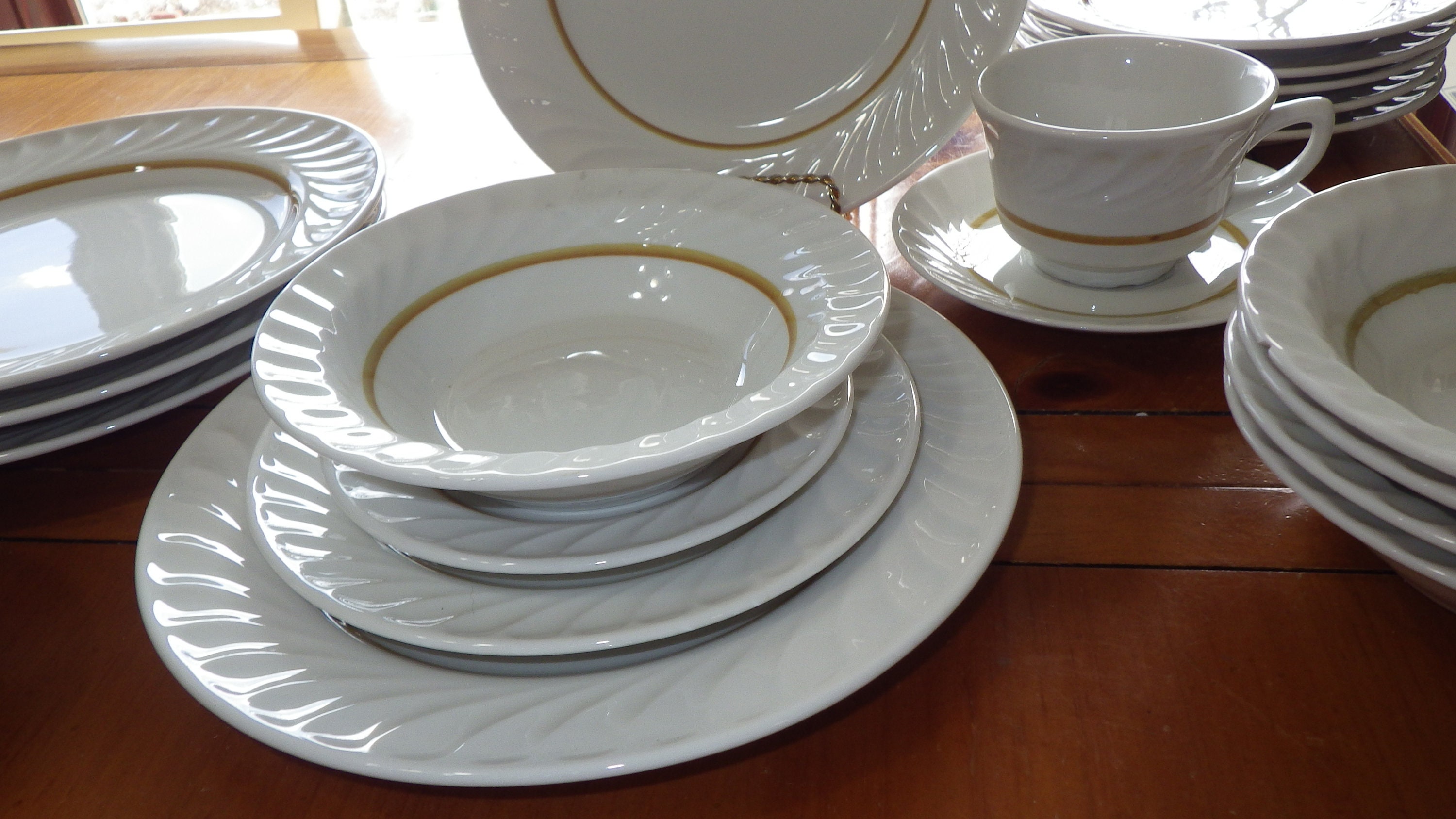 Restaurant Ware Dinnerware Jackson China Complete Set Service for 4+ 31 ...