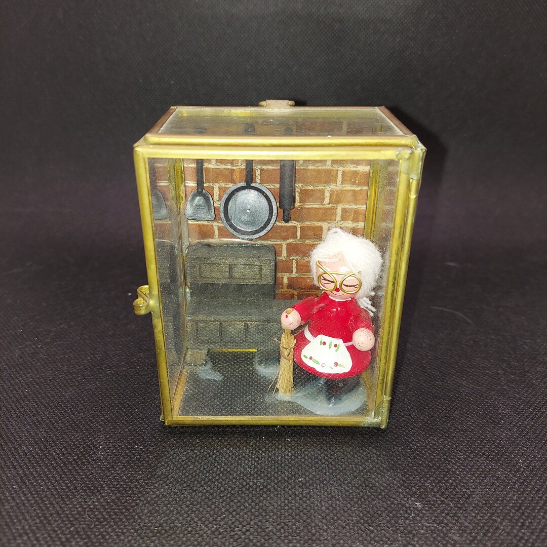 Mini Brass & Glass Diorama Display Case Shadow Box Mrs Claus - Etsy