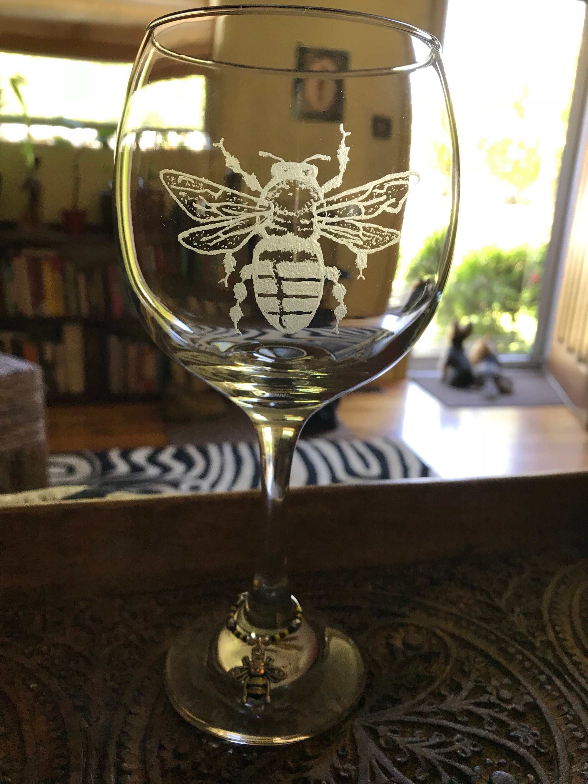 Engraved Bumblebee Wine Glass,engraved Bee Wine Glass,bumblebee Lover ...