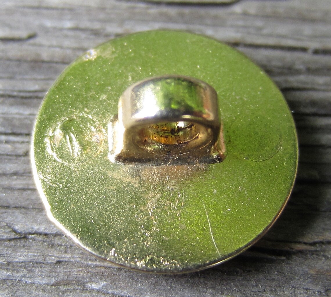 7 Vintage Buttons Made of Metal Crest - Etsy