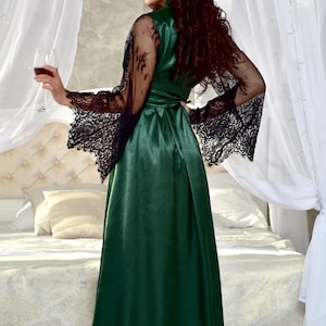 Long Emerald Green Wedding Satin Robe With Black Lace Wedding Kimono ...