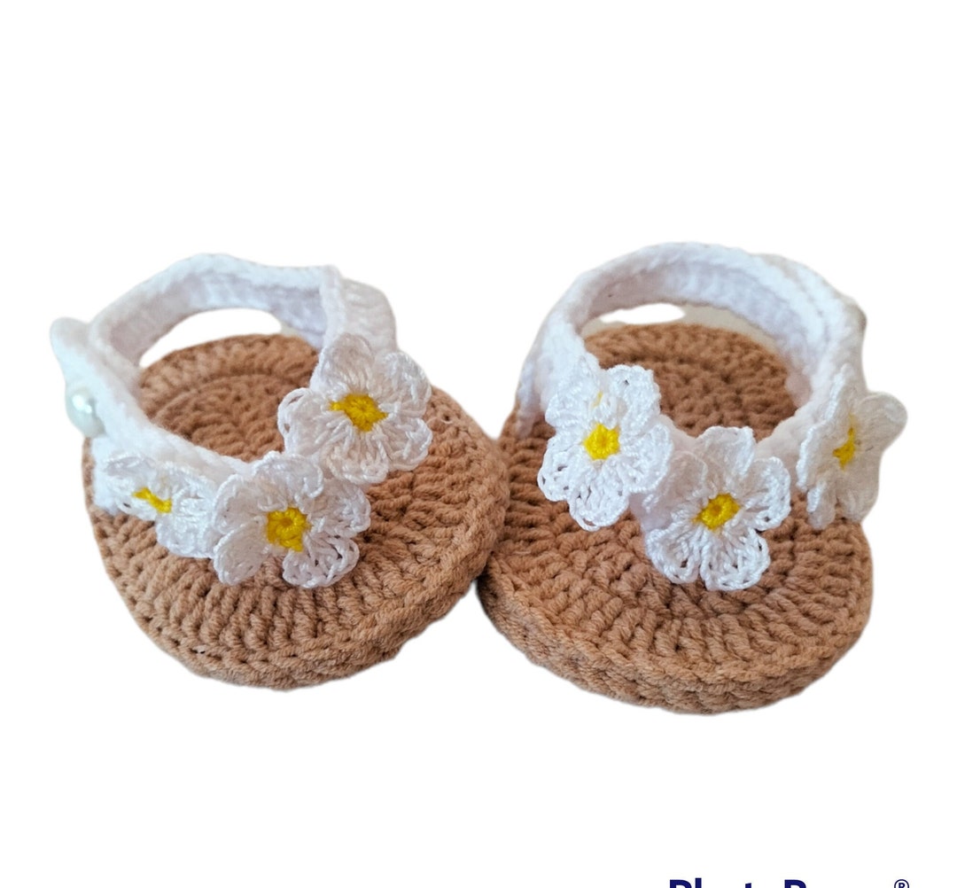 Crochet Baby Flip Flops, Newborn Girl Sandals, White Flip Flops, Daisy ...