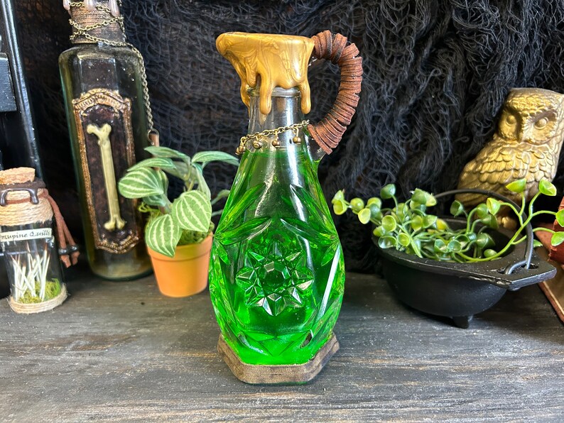 Dragon Oil Potion Master of Potions in RARE Vintage Cut Glass - Etsy
