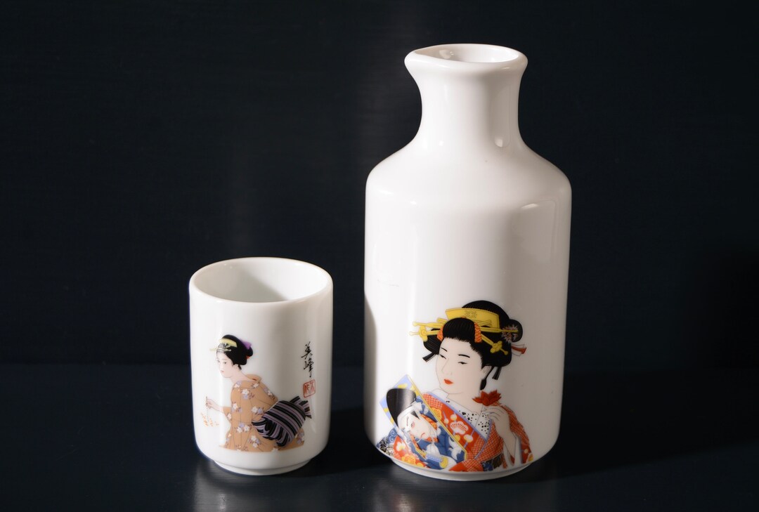 Japanese Sake Set, Women in Kimonos - Etsy