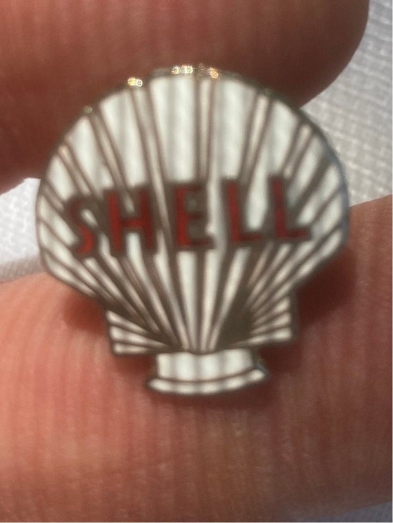 Shell Oil Vintage Enamel Pin - Gem