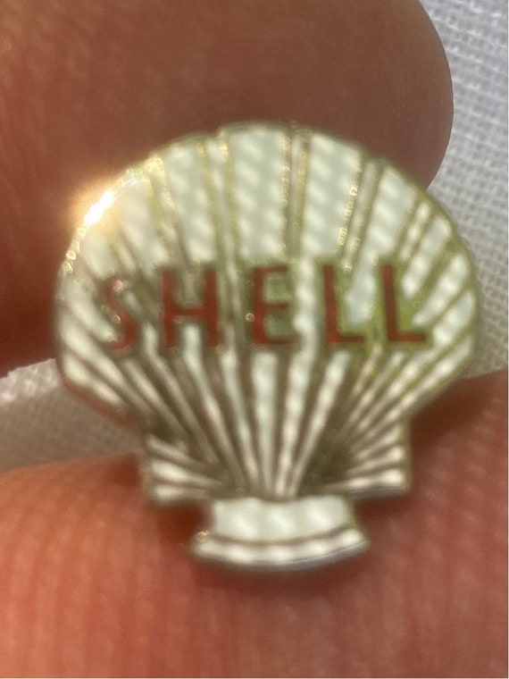 Shell Oil Vintage Enamel Pin - Gem