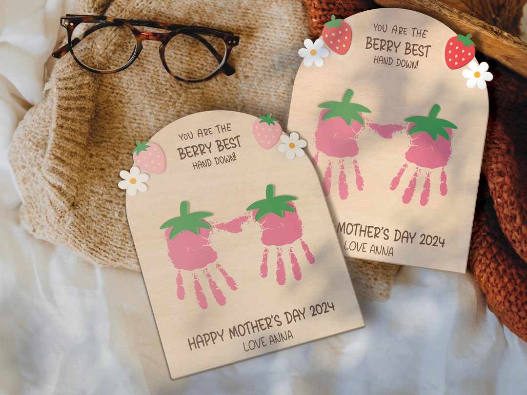 DIY Handprint Sign, Mother's Day Sign, Berry Best Mom, Strawberry Hands ...