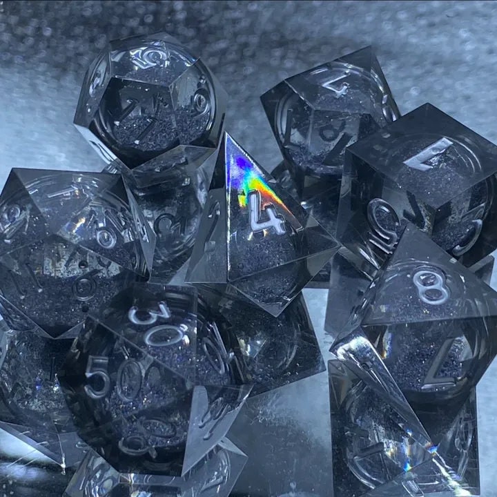 Liquid Core Dnd Dice Dragon Scale and Gold Flakes - Etsy