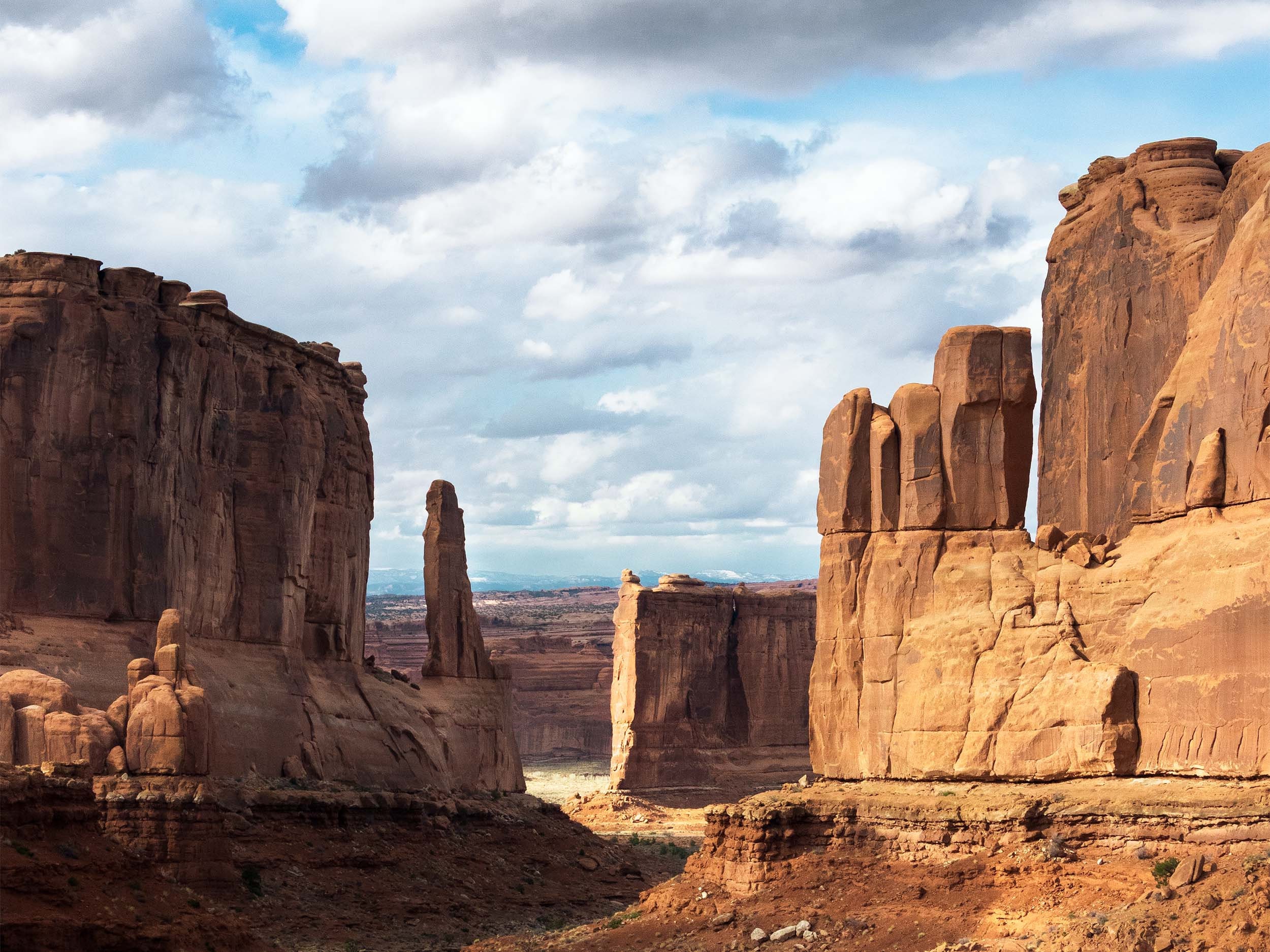 Courthouse Towers | Utah National Park, Utah Arches, Utah Desert ...