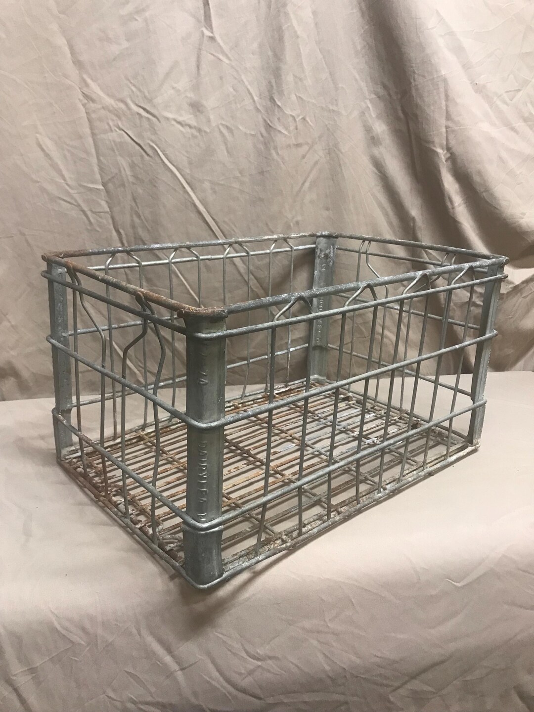 Vintage 1974 Dairylea Dairy Wire Metal Milk Crate. Vintage Milk Crate ...