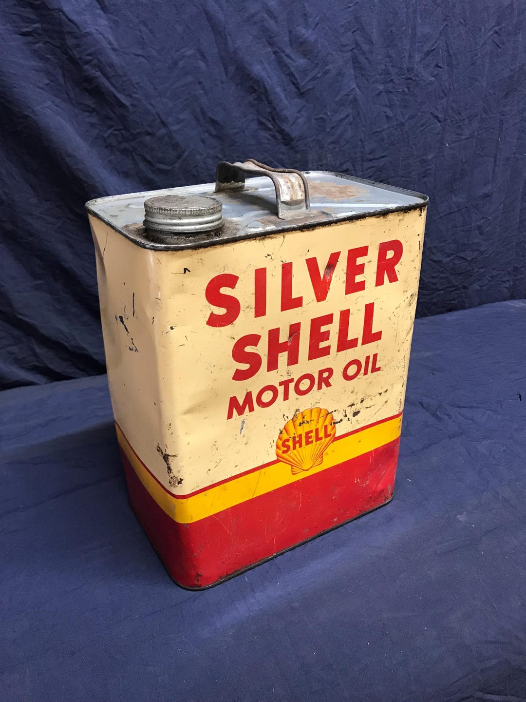 Vintage Silver Shell Two Gallon Motor Oil Can. Vintage Shell Oil Can ...