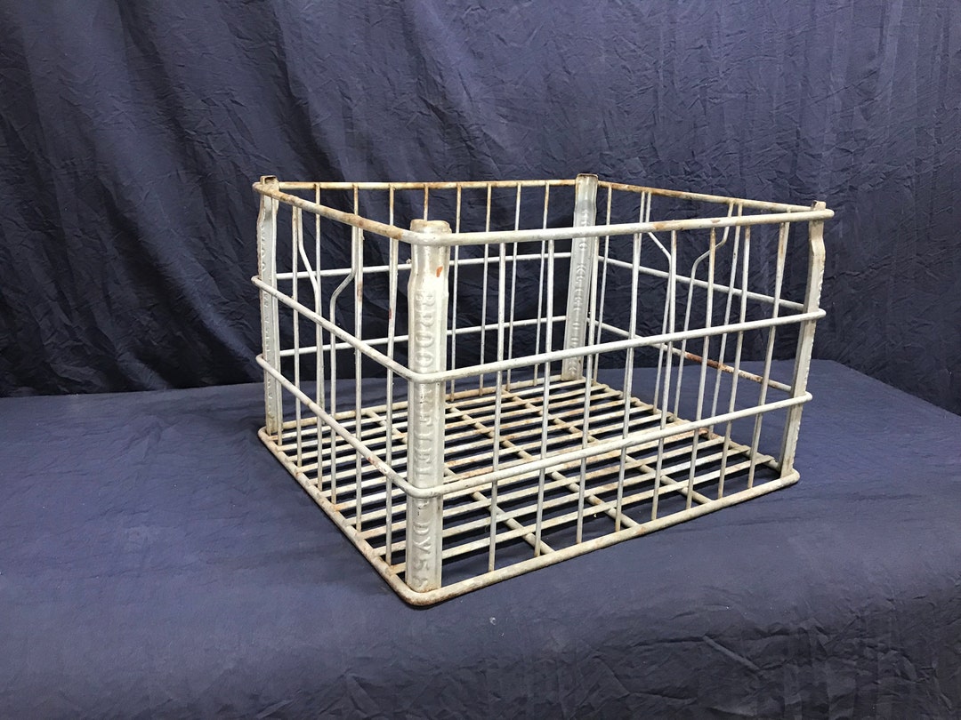 Vintage Brookfield Dairy Galvanized Wire Milk Crate. Vintage Milk Crate ...