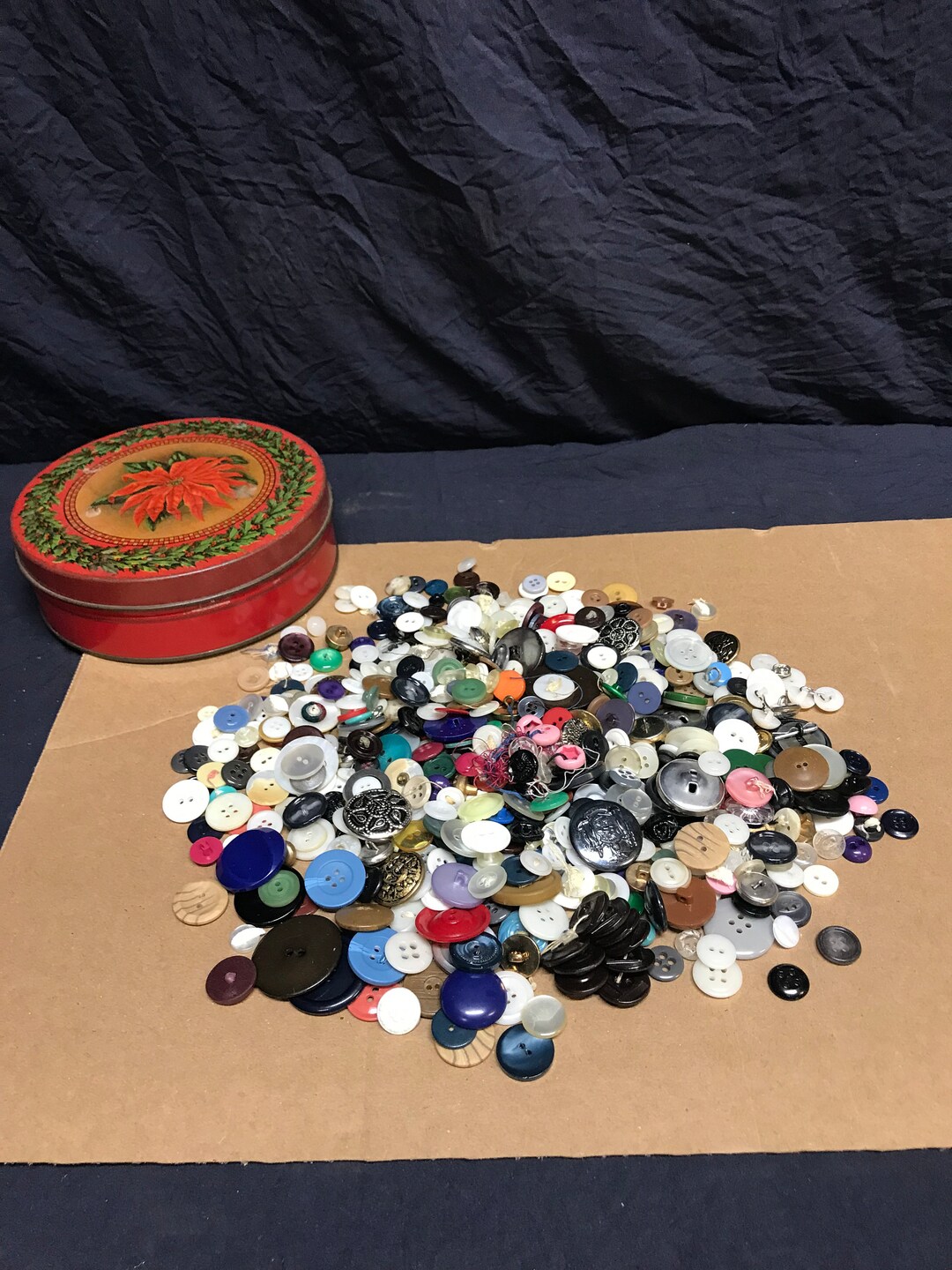 Vintage Tin Full of Various Buttons. - Etsy