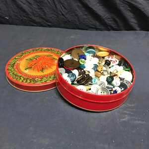 Vintage Tin Full of Various Buttons. - Etsy