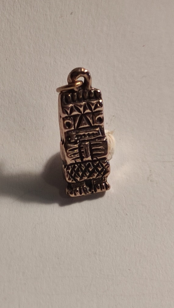Peruvian bronze pendant - Gem